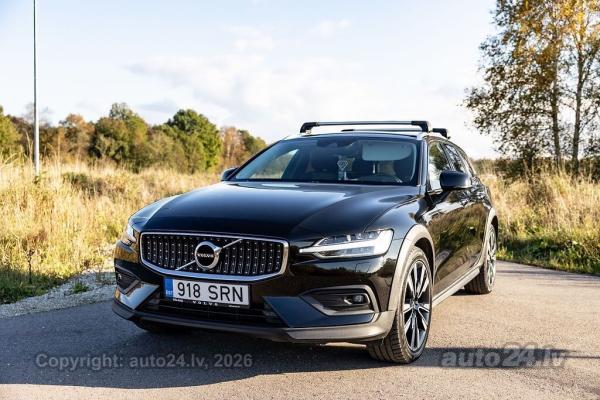 Melns Volvo V60 Cross Country 2021 Tallina, ar dzinēja tilpumu 2.00 L un nobraukumu 174 tūkst. km par 25490 €, foto 3 vietnē AUTOMOTO.COM.LV