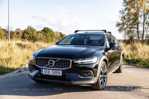 Черный Вольво V60 Cross Country 2021 в Таллин, объемом двигателя 2.00 л и пробегом 174 тыс. км за 25490 €, фото 3 на AUTOMOTO.COM.LV