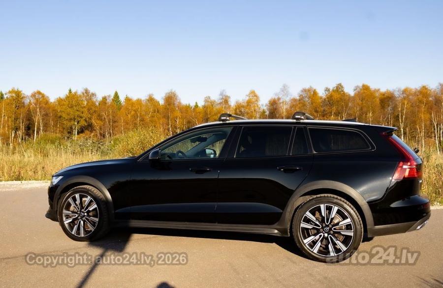 Черный Вольво V60 Cross Country 2021 в Таллин, объемом двигателя 2.00 л и пробегом 174 тыс. км за 25490 €, фото 4 на AUTOMOTO.COM.LV