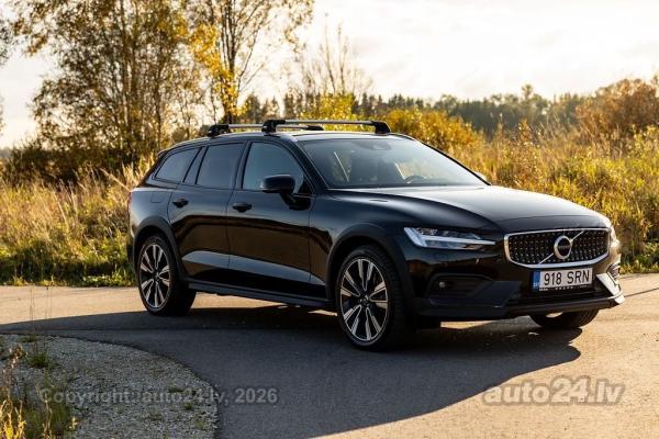 Melns Volvo V60 Cross Country 2021 Tallina, ar dzinēja tilpumu 2.00 L un nobraukumu 174 tūkst. km par 25490 €, foto 5 vietnē AUTOMOTO.COM.LV
