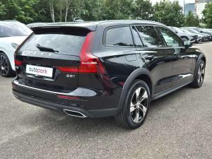 Melns Volvo V60 Cross Country 2022 Viļņa, ar dzinēja tilpumu 1.97 L un nobraukumu 124 tūkst. km par 26900 €, foto 4 vietnē AUTOMOTO.COM.LV