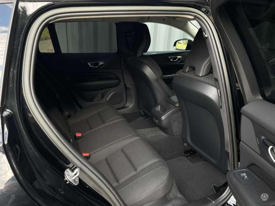Melns Volvo V60 Cross Country 2022 Viļņa, ar dzinēja tilpumu 1.97 L un nobraukumu 124 tūkst. km par 22900 €, foto 6 vietnē AUTOMOTO.COM.LV