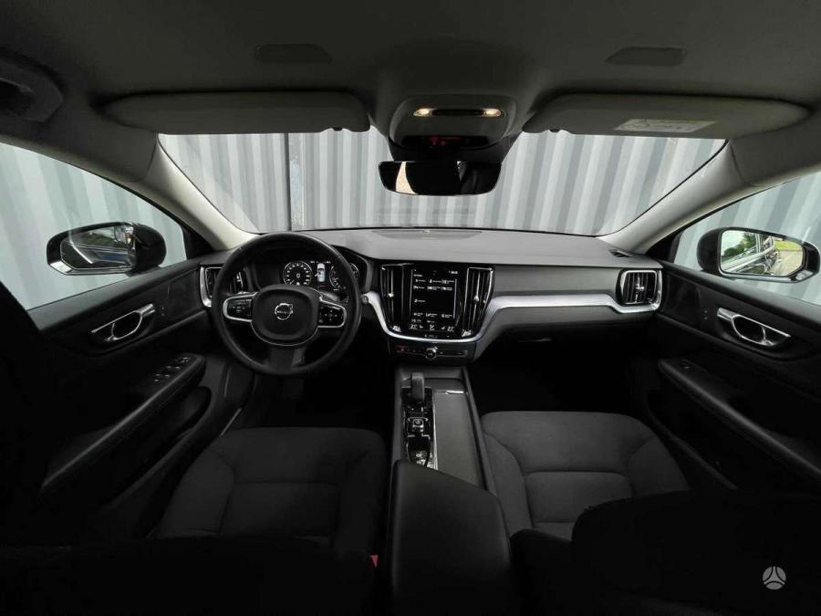 Melns Volvo V60 Cross Country 2022 Viļņa, ar dzinēja tilpumu 1.97 L un nobraukumu 124 tūkst. km par 22900 €, foto 7 vietnē AUTOMOTO.COM.LV