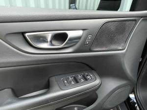 Melns Volvo V60 Cross Country 2022 Viļņa, ar dzinēja tilpumu 1.97 L un nobraukumu 124 tūkst. km par 22900 €, foto 17 vietnē AUTOMOTO.COM.LV