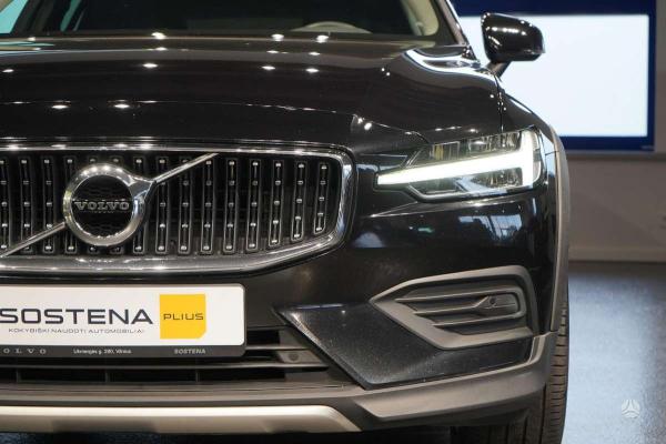 Черный Вольво V60 Cross Country 2022 в Вильнюс, объемом двигателя 1.97 л и пробегом 167 тыс. км за 26900 €, фото 5 на AUTOMOTO.COM.LV
