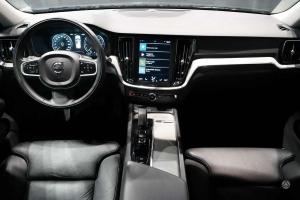 Black Volvo V60 Cross Country 2022 in Vilnius, with an engine capacity of 1.97 L and mileage of 167 thousand km for 26900 €, photo 10 on AUTOMOTO.COM.LV