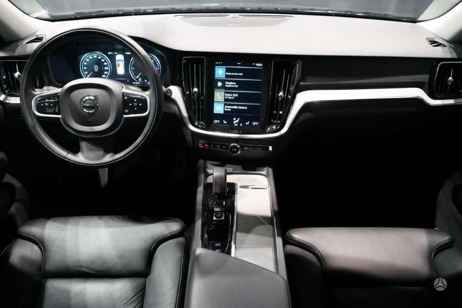 Black Volvo V60 Cross Country 2022 in Vilnius, with an engine capacity of 1.97 L and mileage of 167 thousand km for 26900 €, photo 10 on AUTOMOTO.COM.LV
