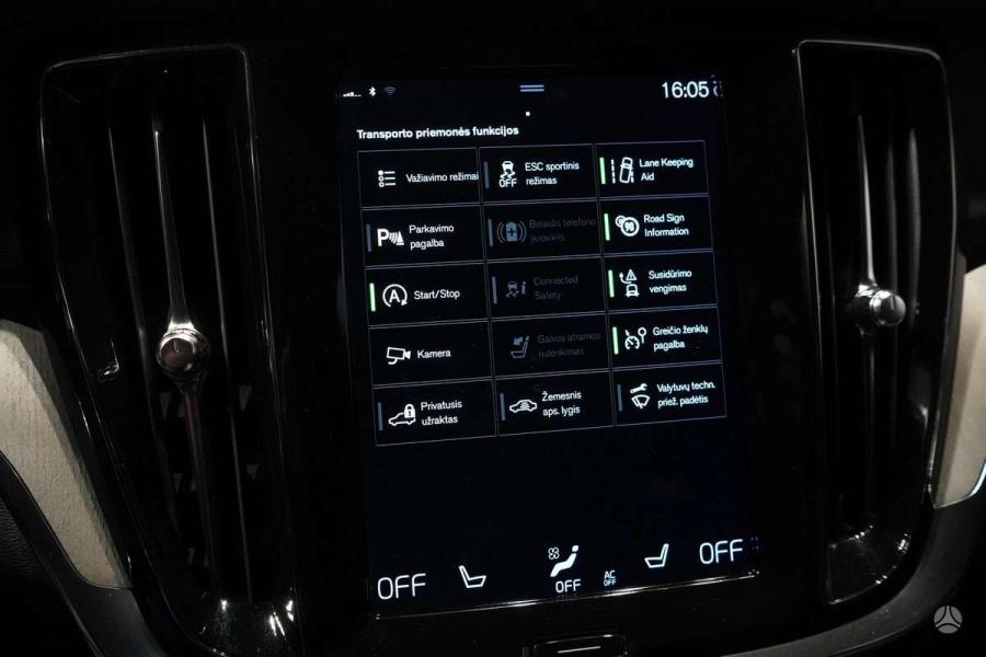 Black Volvo V60 Cross Country 2022 in Vilnius, with an engine capacity of 1.97 L and mileage of 167 thousand km for 26900 €, photo 19 on AUTOMOTO.COM.LV