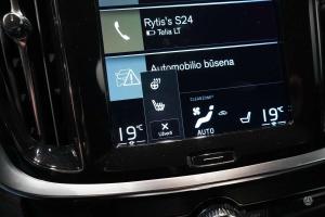 Black Volvo V60 Cross Country 2022 in Vilnius, with an engine capacity of 1.97 L and mileage of 167 thousand km for 26900 €, photo 22 on AUTOMOTO.COM.LV