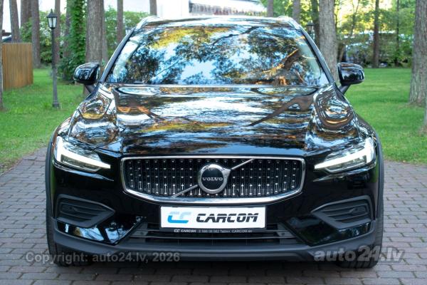 Черный Вольво V60 Cross Country 2022 в Таллин, объемом двигателя 2.00 л и пробегом 81 тыс. км за 33990 €, фото 6 на AUTOMOTO.COM.LV