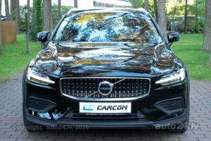 Черный Вольво V60 Cross Country 2022 в Таллин, объемом двигателя 2.00 л и пробегом 81 тыс. км за 33990 €, фото 6 на AUTOMOTO.COM.LV