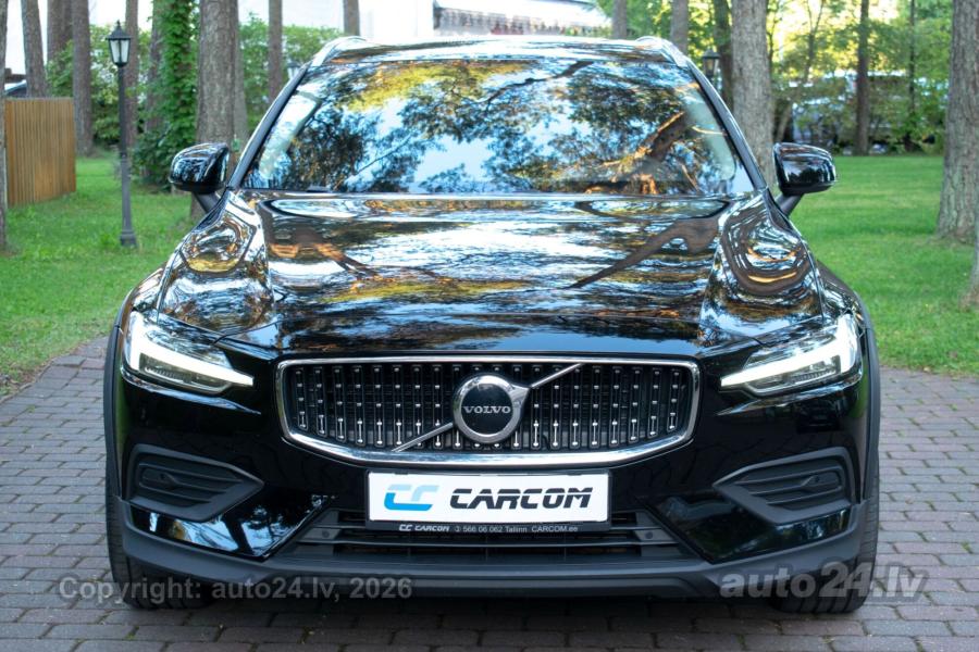 Черный Вольво V60 Cross Country 2022 в Таллин, объемом двигателя 2.00 л и пробегом 81 тыс. км за 33990 €, фото 6 на AUTOMOTO.COM.LV