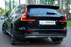 Черный Вольво V60 Cross Country 2022 в Таллин, объемом двигателя 2.00 л и пробегом 81 тыс. км за 33990 €, фото 8 на AUTOMOTO.COM.LV