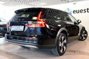 Черный Вольво V60 Cross Country 2023 в Таллин, объемом двигателя 2.00 л и пробегом 92 тыс. км за 32990 €, фото 3 на AUTOMOTO.COM.LV