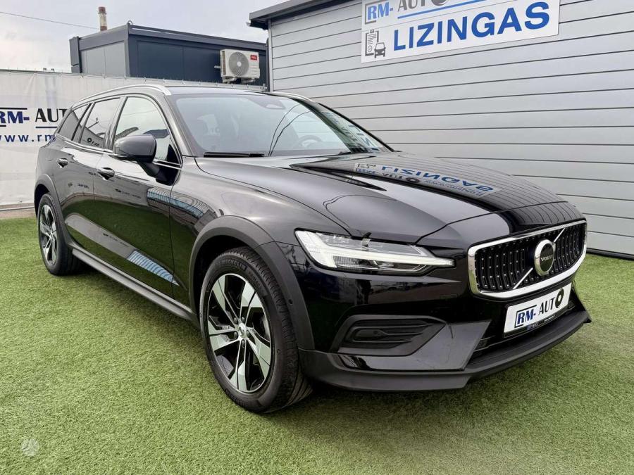 Черный Вольво V60 Cross Country 2023 в Паневежис, объемом двигателя 1.97 л и пробегом 136 тыс. км за 24900 €, фото 4 на AUTOMOTO.COM.LV