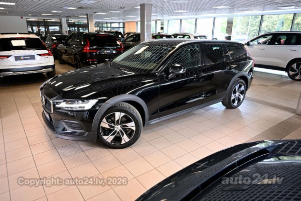 Черный Вольво V60 Cross Country 2023 в Таллин, объемом двигателя 2.00 л и пробегом 50 тыс. км за 35990 €, фото 7 на AUTOMOTO.COM.LV