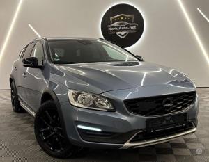 Blue Volvo V60 Cross Country 2017 in Marijampole, with an engine capacity of 1.97 L and mileage of 199 thousand km for 10999 €, photo  on AUTOMOTO.COM.LV