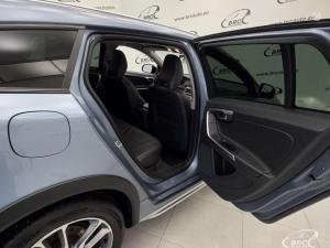Zils Volvo V60 Cross Country 2018 Viļņa, ar dzinēja tilpumu 1.97 L un nobraukumu 104 tūkst. km par 13900 €, foto 15 vietnē AUTOMOTO.COM.LV