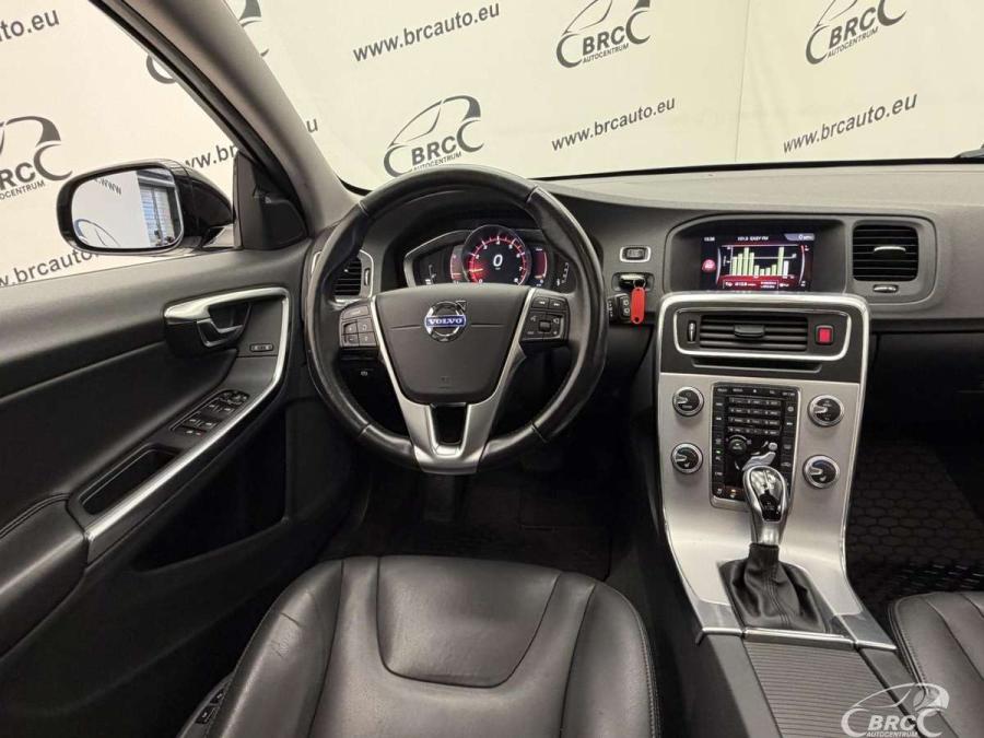 Zils Volvo V60 Cross Country 2018 Viļņa, ar dzinēja tilpumu 1.97 L un nobraukumu 104 tūkst. km par 13900 €, foto 16 vietnē AUTOMOTO.COM.LV