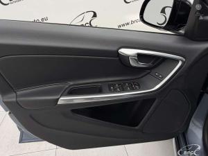 Zils Volvo V60 Cross Country 2018 Viļņa, ar dzinēja tilpumu 1.97 L un nobraukumu 104 tūkst. km par 13900 €, foto 23 vietnē AUTOMOTO.COM.LV