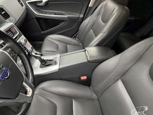 Zils Volvo V60 Cross Country 2018 Viļņa, ar dzinēja tilpumu 1.97 L un nobraukumu 104 tūkst. km par 13900 €, foto 27 vietnē AUTOMOTO.COM.LV