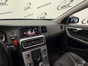 Zils Volvo V60 Cross Country 2018 Viļņa, ar dzinēja tilpumu 1.97 L un nobraukumu 104 tūkst. km par 13900 €, foto 30 vietnē AUTOMOTO.COM.LV