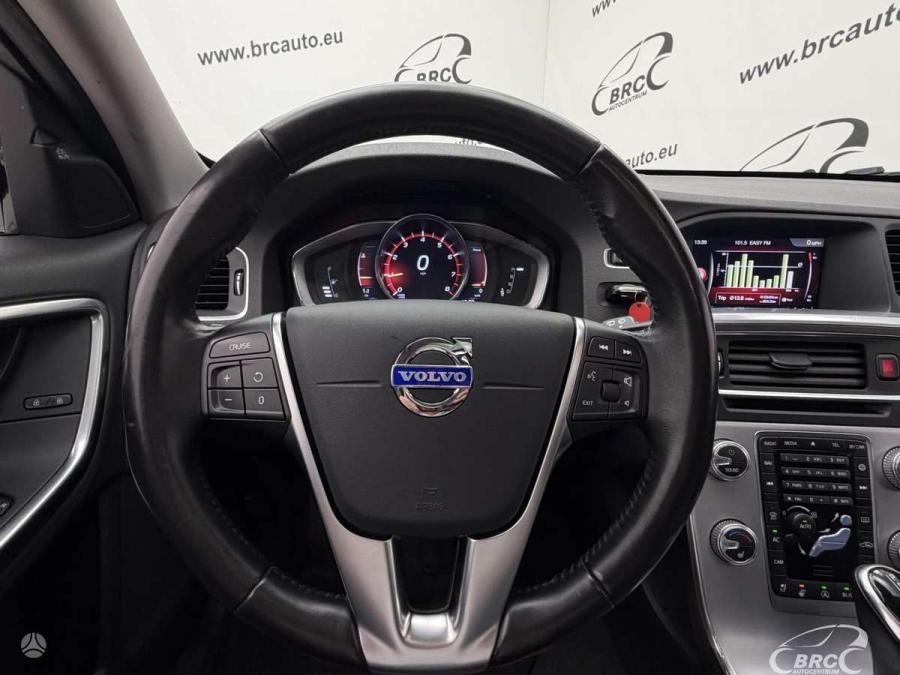 Zils Volvo V60 Cross Country 2018 Viļņa, ar dzinēja tilpumu 1.97 L un nobraukumu 104 tūkst. km par 13900 €, foto 31 vietnē AUTOMOTO.COM.LV