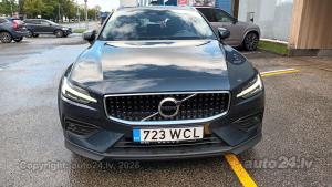 Zils Volvo V60 Cross Country 2020 Pērnava, ar dzinēja tilpumu 2.00 L un nobraukumu 87 tūkst. km par 26900 €, foto 5 vietnē AUTOMOTO.COM.LV