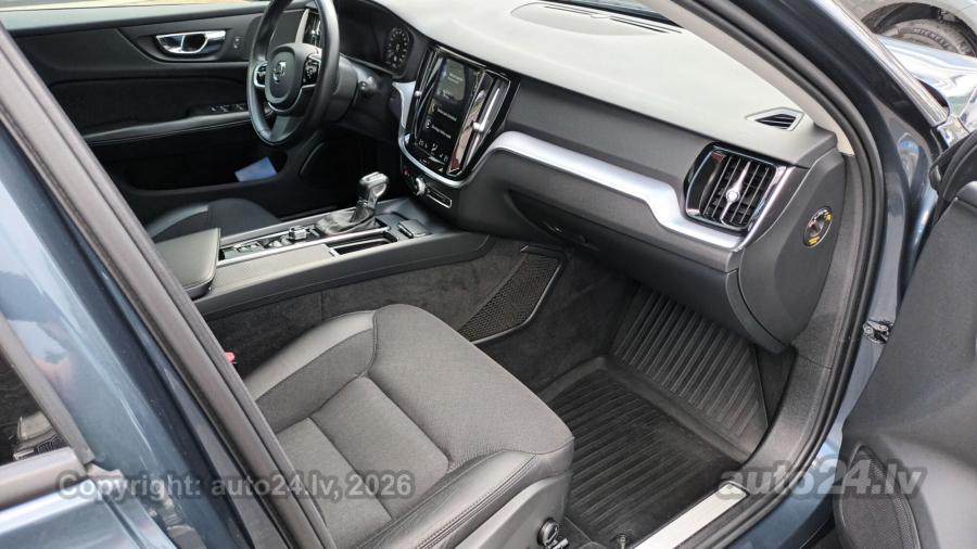Zils Volvo V60 Cross Country 2020 Pērnava, ar dzinēja tilpumu 2.00 L un nobraukumu 87 tūkst. km par 26900 €, foto 7 vietnē AUTOMOTO.COM.LV