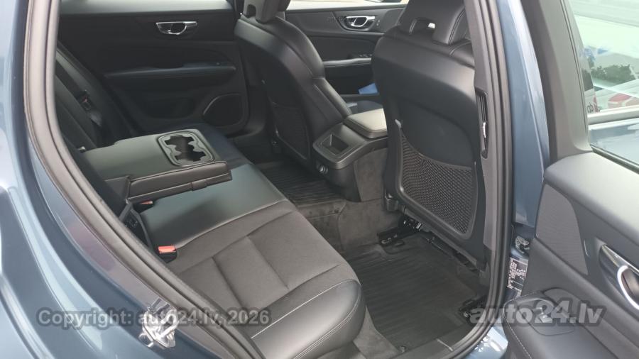 Zils Volvo V60 Cross Country 2020 Pērnava, ar dzinēja tilpumu 2.00 L un nobraukumu 87 tūkst. km par 26900 €, foto 8 vietnē AUTOMOTO.COM.LV