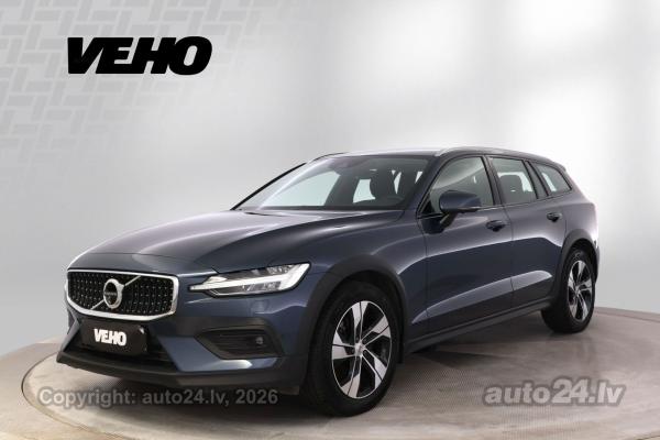 Blue Volvo V60 Cross Country 2021 in Tallinn, with an engine capacity of 2.00 L and mileage of 88 thousand km for 25900 €, photo 1 on AUTOMOTO.COM.LV