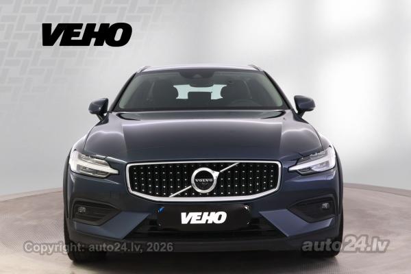 Blue Volvo V60 Cross Country 2021 in Tallinn, with an engine capacity of 2.00 L and mileage of 88 thousand km for 25900 €, photo 6 on AUTOMOTO.COM.LV