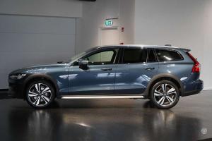 Синий Вольво V60 Cross Country 2021 в Вильнюс, объемом двигателя 1.97 л и пробегом 83 тыс. км за 28900 €, фото 3 на AUTOMOTO.COM.LV