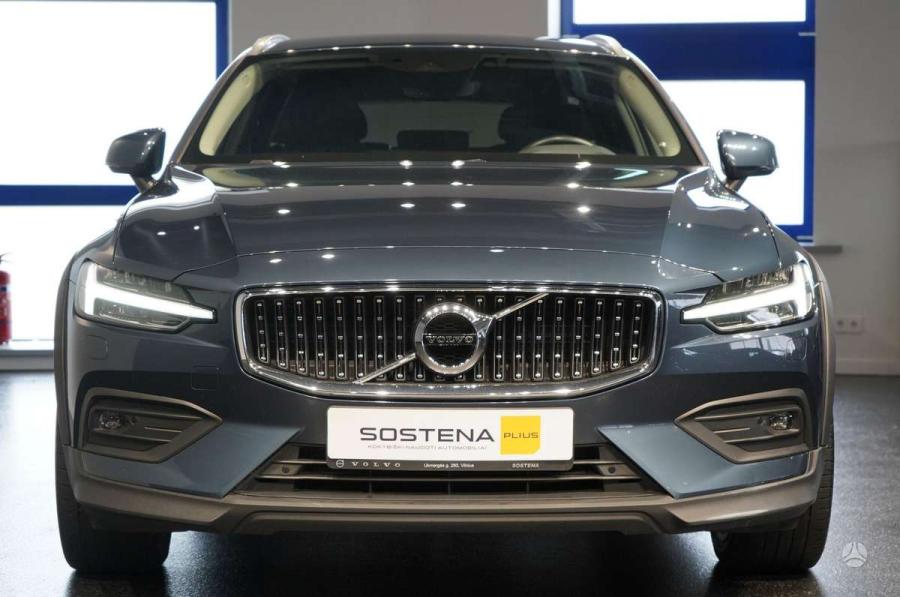 Синий Вольво V60 Cross Country 2021 в Вильнюс, объемом двигателя 1.97 л и пробегом 83 тыс. км за 28900 €, фото 5 на AUTOMOTO.COM.LV