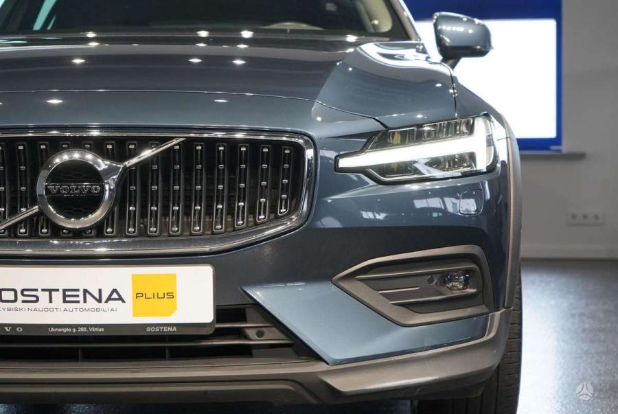 Синий Вольво V60 Cross Country 2021 в Вильнюс, объемом двигателя 1.97 л и пробегом 83 тыс. км за 28900 €, фото 6 на AUTOMOTO.COM.LV
