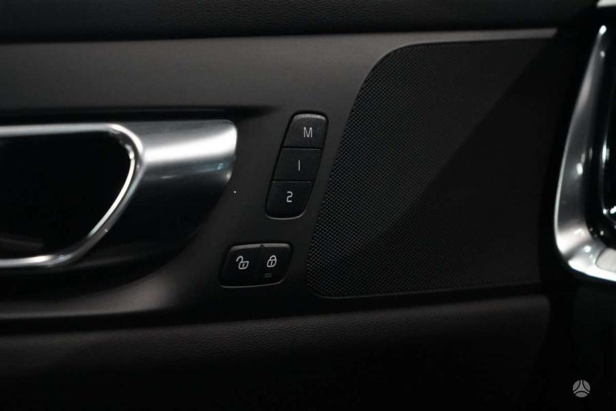 Синий Вольво V60 Cross Country 2021 в Вильнюс, объемом двигателя 1.97 л и пробегом 83 тыс. км за 28900 €, фото 23 на AUTOMOTO.COM.LV