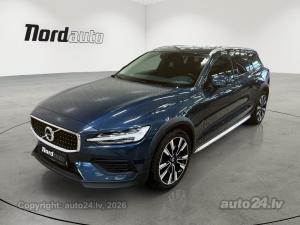 Blue Volvo V60 Cross Country 2022 in Tallinn, with an engine capacity of 2.00 L and mileage of 52 thousand km for 29900 €, photo  on AUTOMOTO.COM.LV