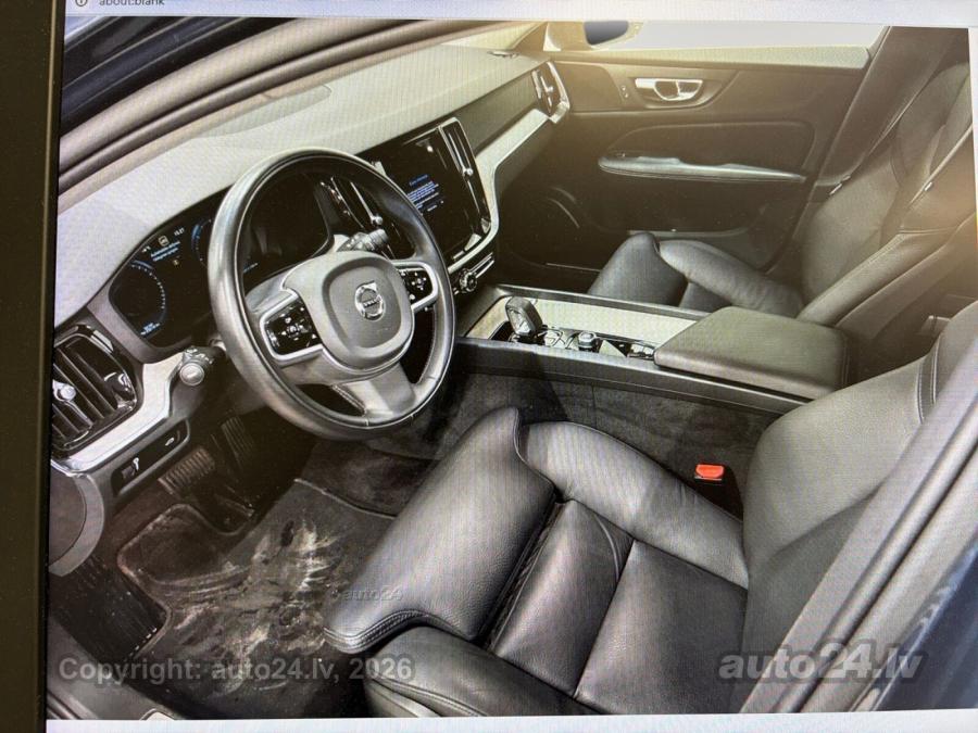 Blue Volvo V60 Cross Country 2022 in Tallinn, with an engine capacity of 2.00 L and mileage of 52 thousand km for 29900 €, photo 4 on AUTOMOTO.COM.LV