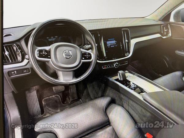 Blue Volvo V60 Cross Country 2022 in Tallinn, with an engine capacity of 2.00 L and mileage of 52 thousand km for 29900 €, photo 5 on AUTOMOTO.COM.LV