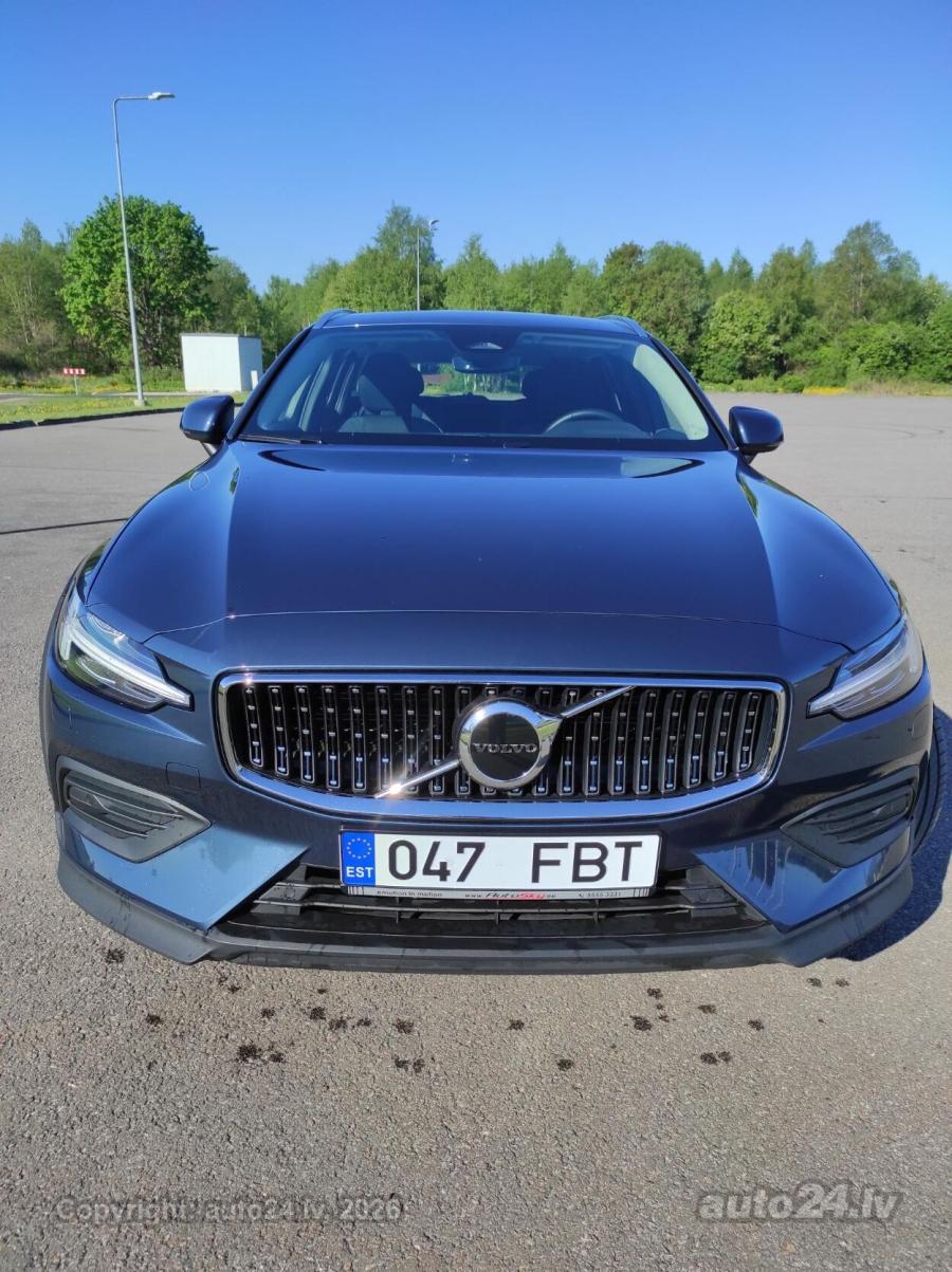Zils Volvo V60 Cross Country 2023 Tallina, ar dzinēja tilpumu 2.00 L un nobraukumu 60 tūkst. km par 34800 €, foto 3 vietnē AUTOMOTO.COM.LV