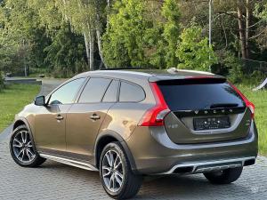Brūns Volvo V60 Cross Country 2015 Klaipėda, ar dzinēja tilpumu 2.50 L un nobraukumu 248 tūkst. km par 11900 €, foto 3 vietnē AUTOMOTO.COM.LV