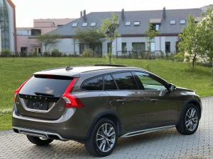 Brūns Volvo V60 Cross Country 2015 Klaipėda, ar dzinēja tilpumu 2.50 L un nobraukumu 248 tūkst. km par 11900 €, foto 6 vietnē AUTOMOTO.COM.LV