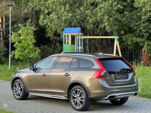 Brūns Volvo V60 Cross Country 2015 Klaipėda, ar dzinēja tilpumu 2.50 L un nobraukumu 248 tūkst. km par 11900 €, foto 7 vietnē AUTOMOTO.COM.LV