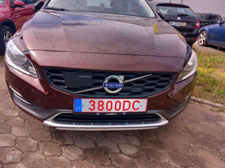 Коричневый Вольво V60 Cross Country 2015 в Радвилишкис, объемом двигателя 1.97 л и пробегом 199 тыс. км за 9200 €, фото 3 на AUTOMOTO.COM.LV