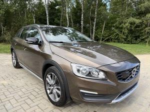 Brown Volvo V60 Cross Country 2015 in Kaunas, with an engine capacity of 2.00 L and mileage of 289 thousand km for 9250 €, photo  on AUTOMOTO.COM.LV