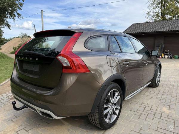 Коричневый Вольво V60 Cross Country 2015 в Каунас, объемом двигателя 2.00 л и пробегом 289 тыс. км за 9250 €, фото 7 на AUTOMOTO.COM.LV