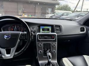 Brown Volvo V60 Cross Country 2015 in Kaunas, with an engine capacity of 2.00 L and mileage of 289 thousand km for 9250 €, photo 21 on AUTOMOTO.COM.LV