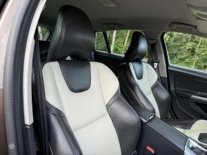 Brown Volvo V60 Cross Country 2015 in Kaunas, with an engine capacity of 2.00 L and mileage of 289 thousand km for 9250 €, photo 25 on AUTOMOTO.COM.LV