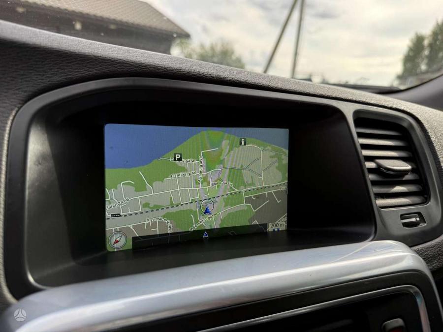 Brown Volvo V60 Cross Country 2015 in Kaunas, with an engine capacity of 2.00 L and mileage of 289 thousand km for 9250 €, photo 29 on AUTOMOTO.COM.LV