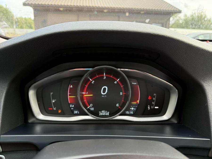 Brown Volvo V60 Cross Country 2015 in Kaunas, with an engine capacity of 2.00 L and mileage of 289 thousand km for 9250 €, photo 30 on AUTOMOTO.COM.LV